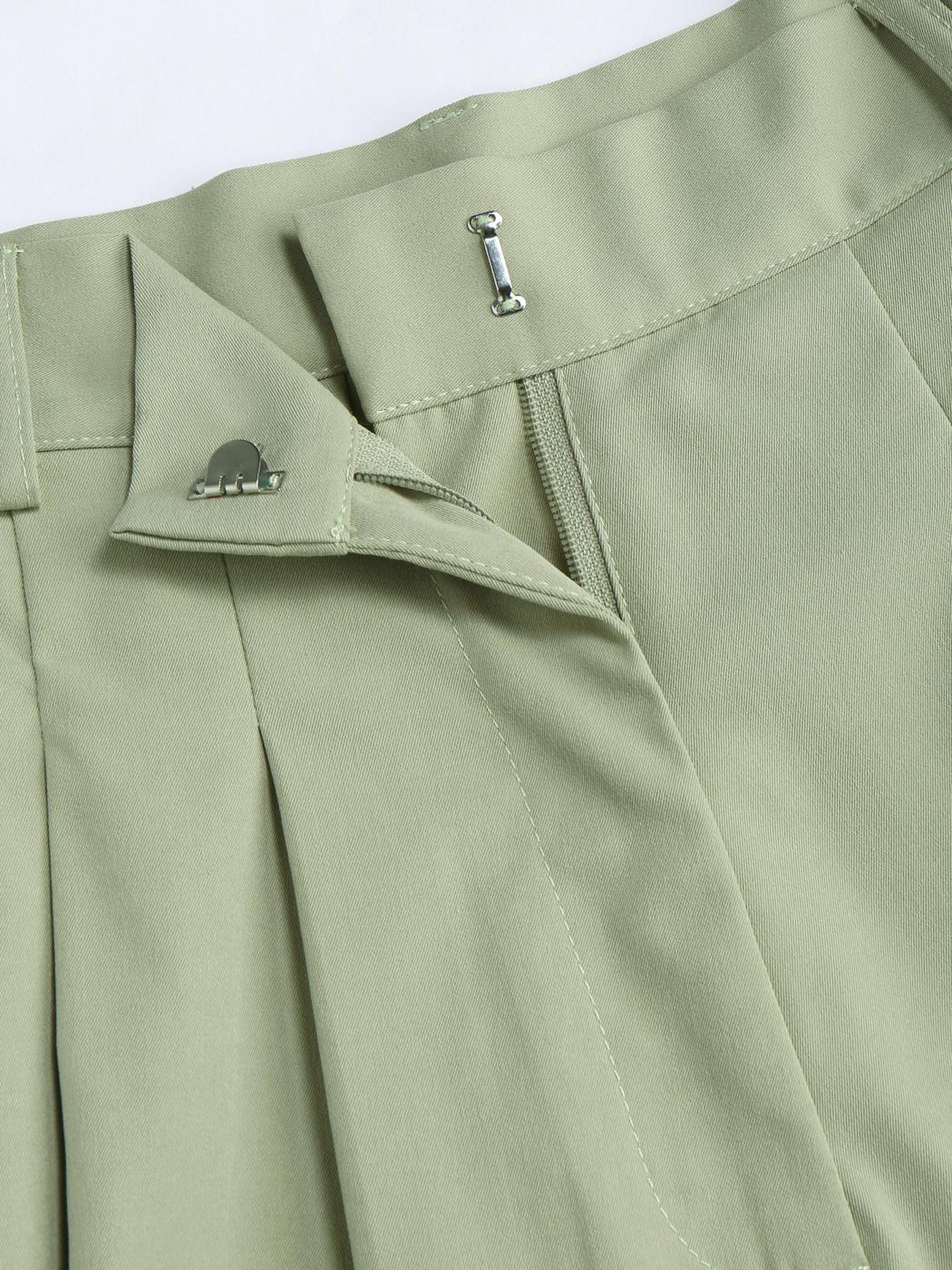 Solid Pleated Mini Shorts - Cider