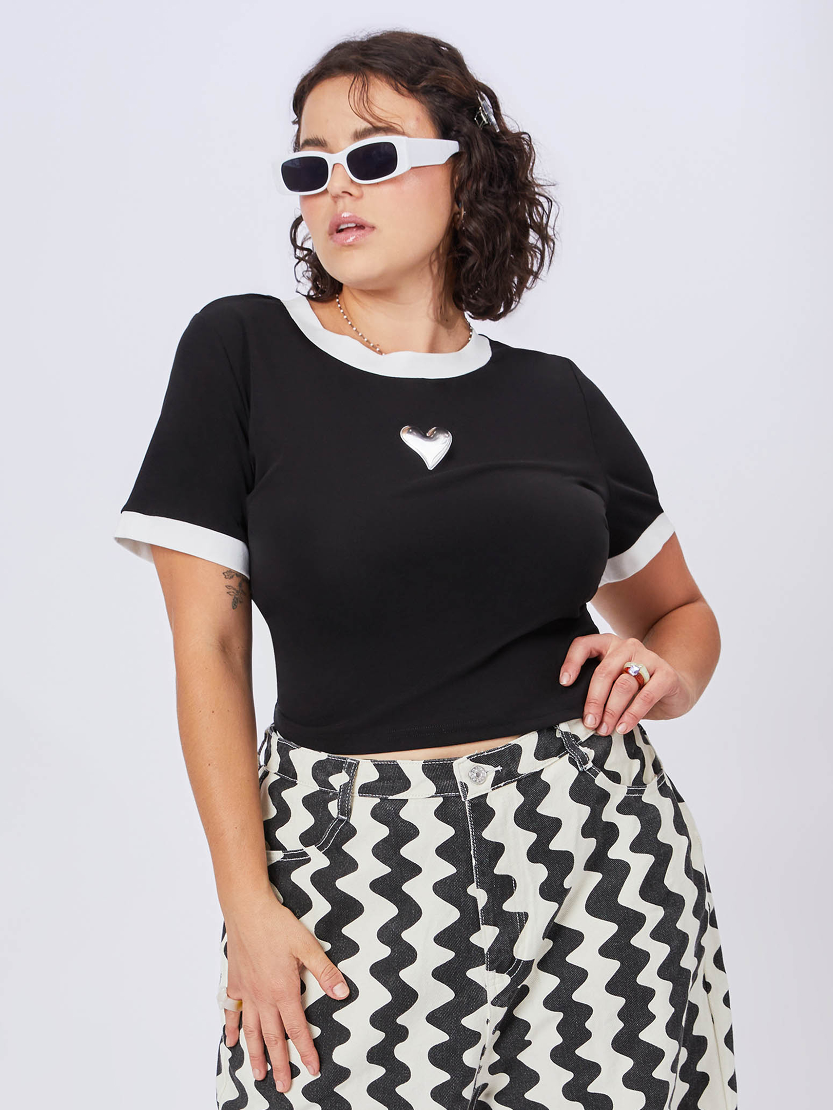 Curve & Plus Heart Pattern Short Sleeve Tee For School Work