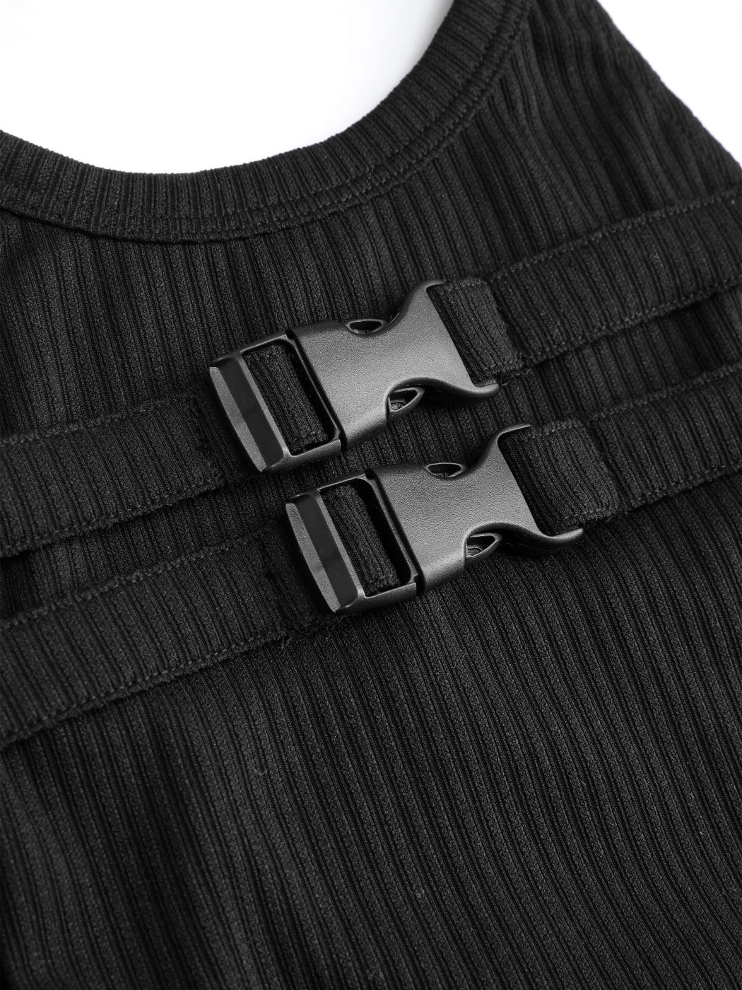 Knit Fabric Solid Halter Buckle Up Crop Top For Coffee Shop