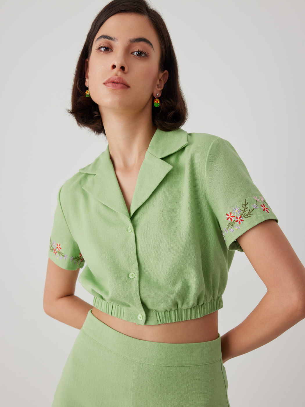 Floral Embroidery Collar Crop Top - Cider