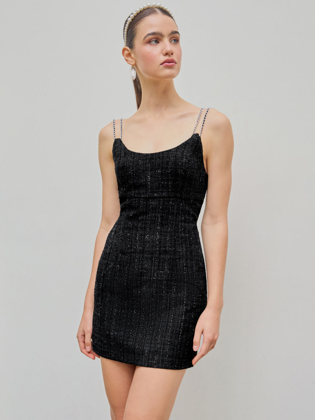 Scoop Neckline Chain Detail Solid Backless Short Dress For Date Coffee Shop