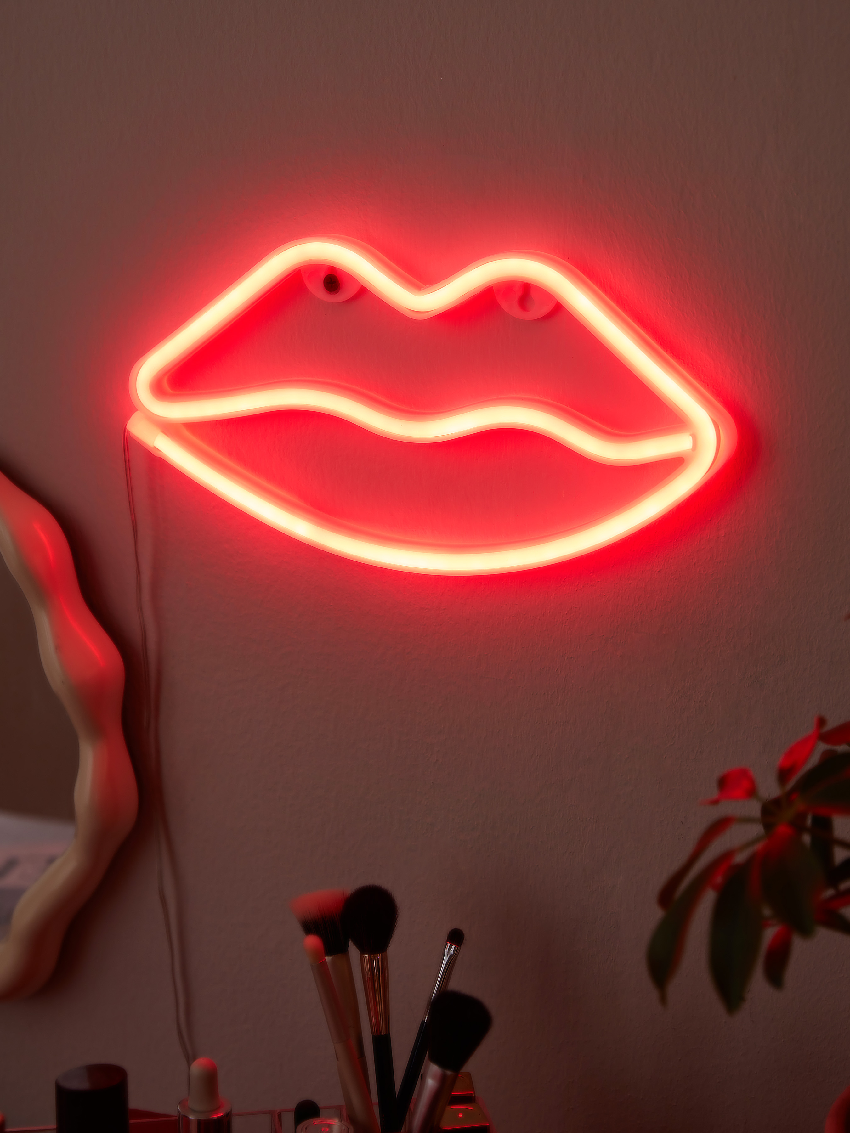 Lip-Shaped Neon Light For Home