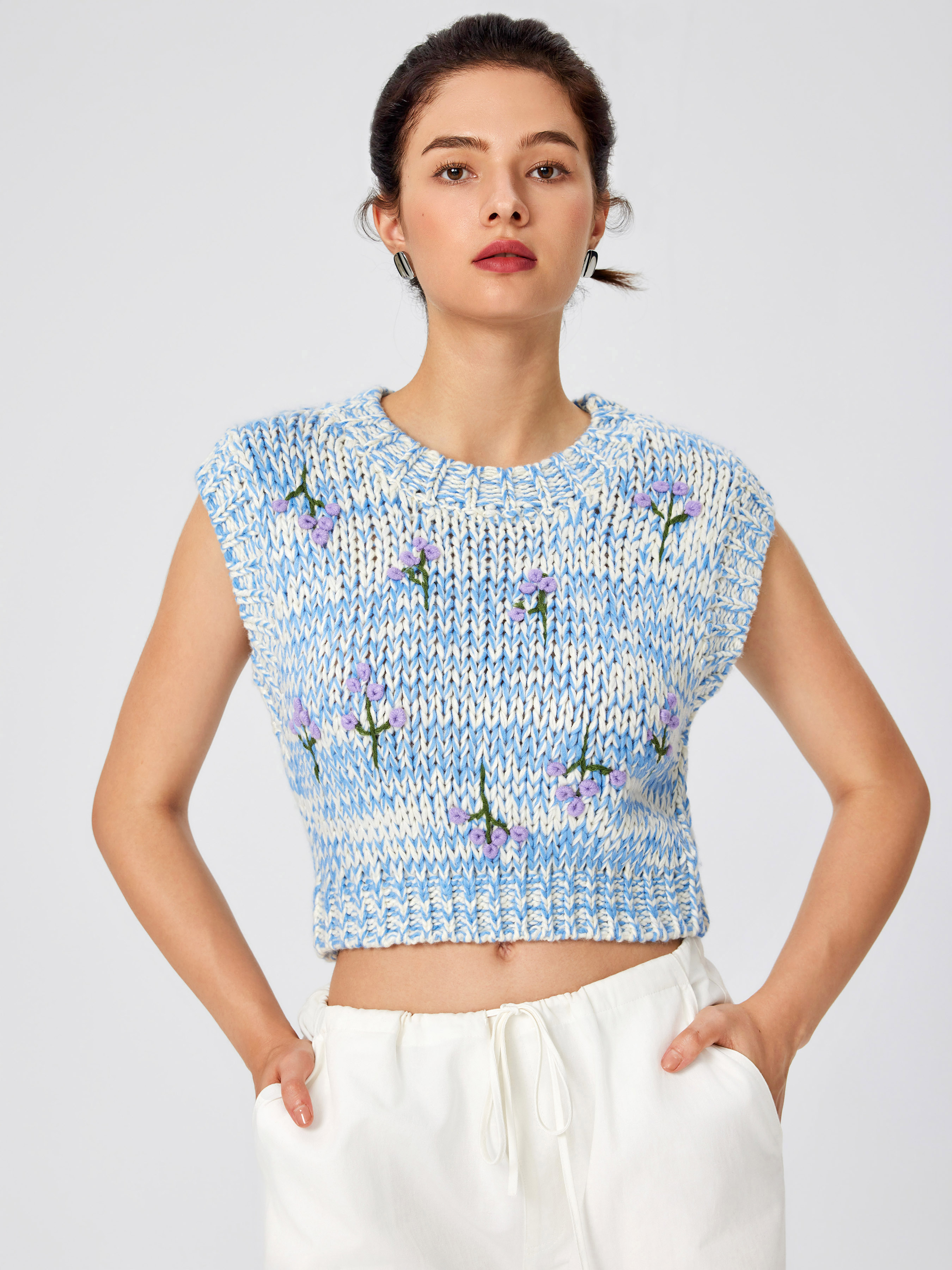 Wool-blend Knit Round Neckline Floral Vest - Cider