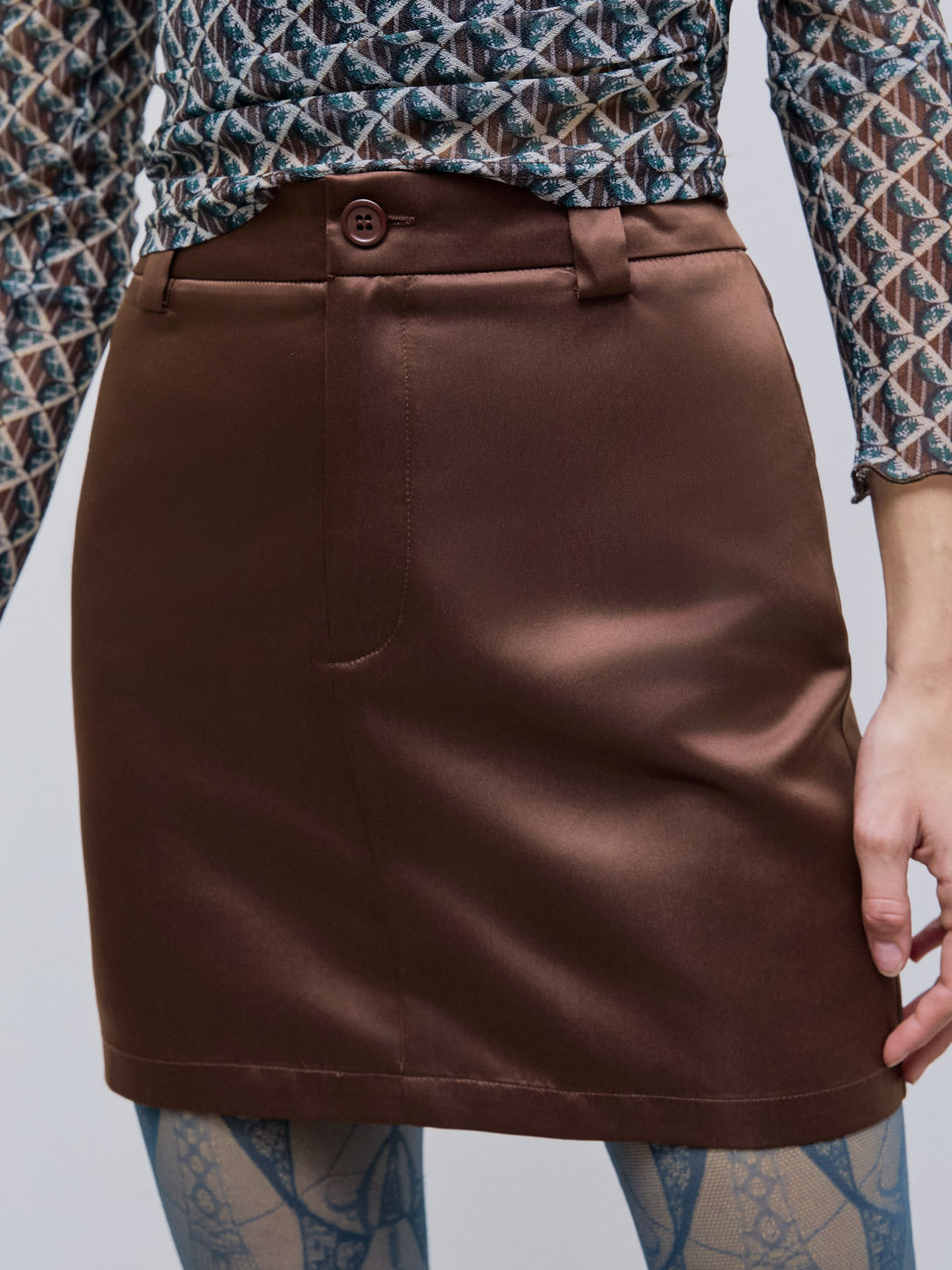 Middle Waist Solid Button Mini Skirt - Cider