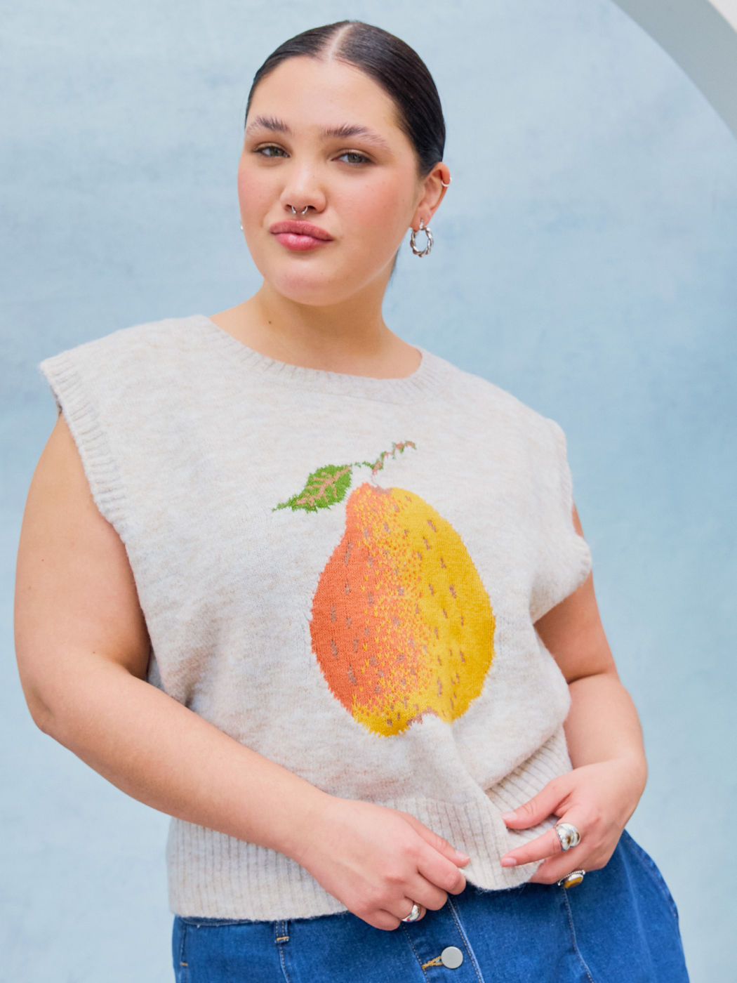 Knit Fabric Knit Round Neckline Pear Graphic Wool-blend Vest Curve ...