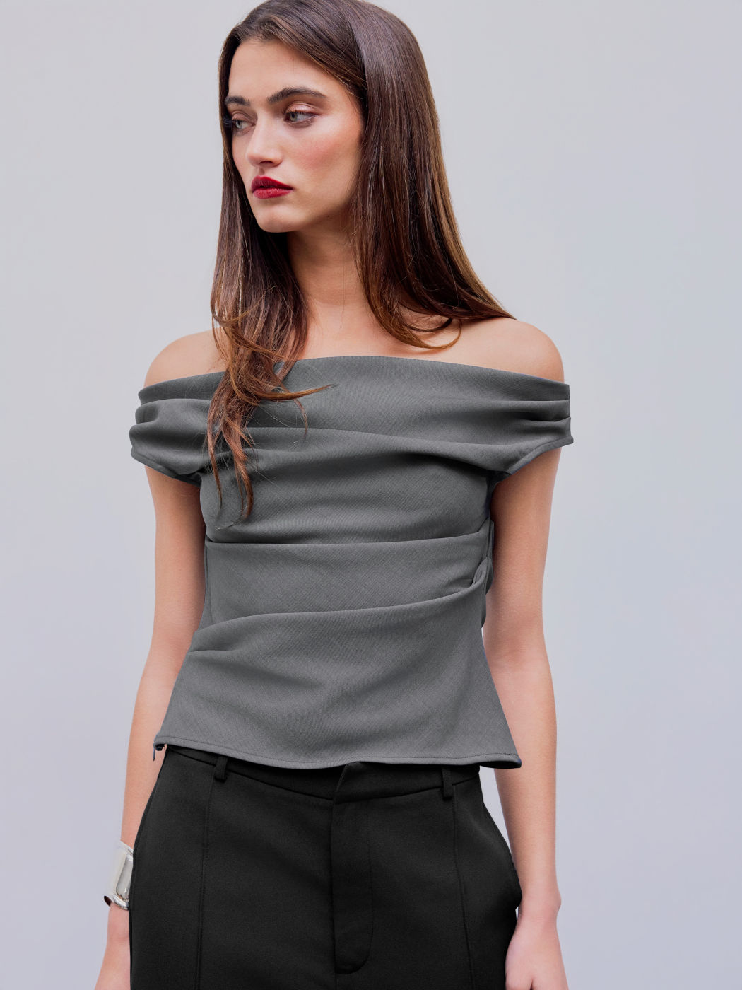 Off-shoulder Ruched Zipper Crop Top For Work