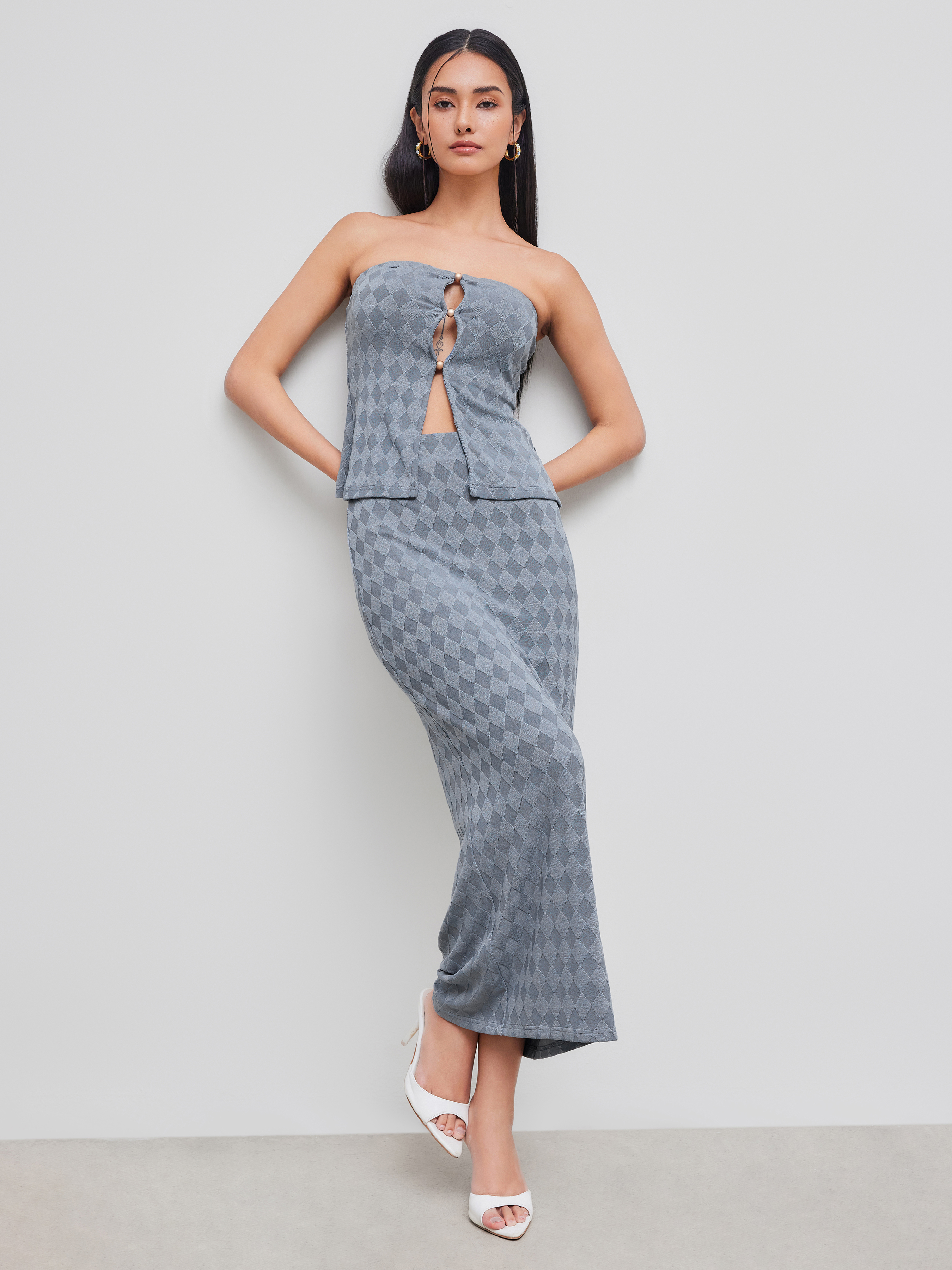 Knit Fabric Solid Rhombus Cut Out Tube Top With Mid Rise Solid Rhombus ...