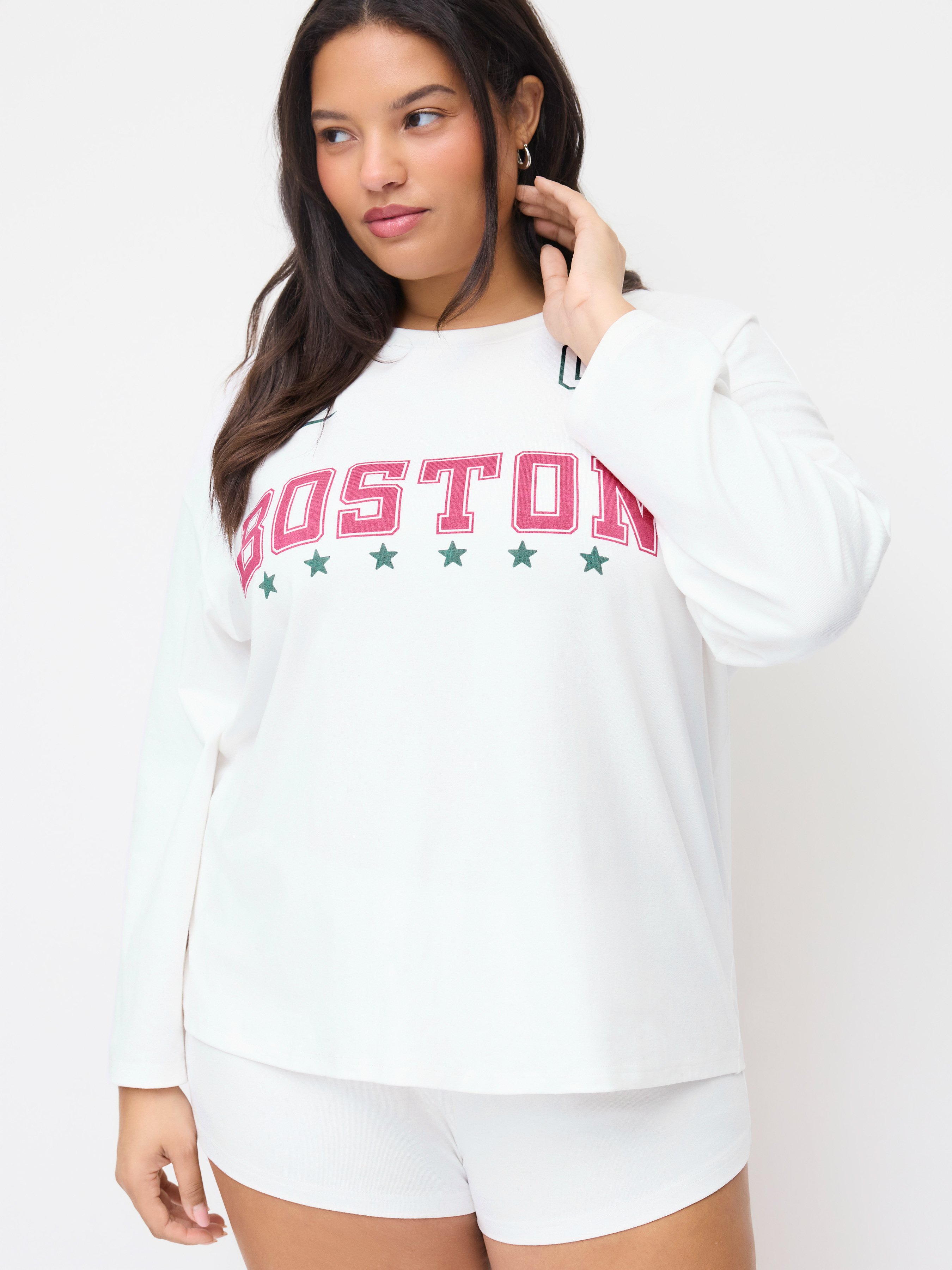 Knit Fabric Boston 08 Solid Top & Mid Rise Contrasting Binding Shorts ...